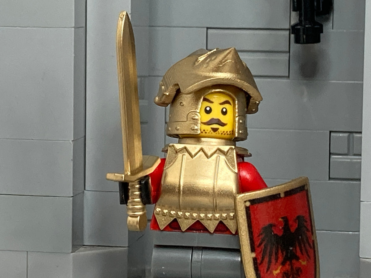 German Knight w/Functional Hounskul Helm & Heater Shield! (in 18K Gold ...